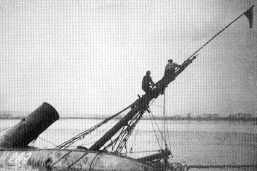 The Edgar Wallace disaster: 'A bare stone’s throw from home’ - Fishing News