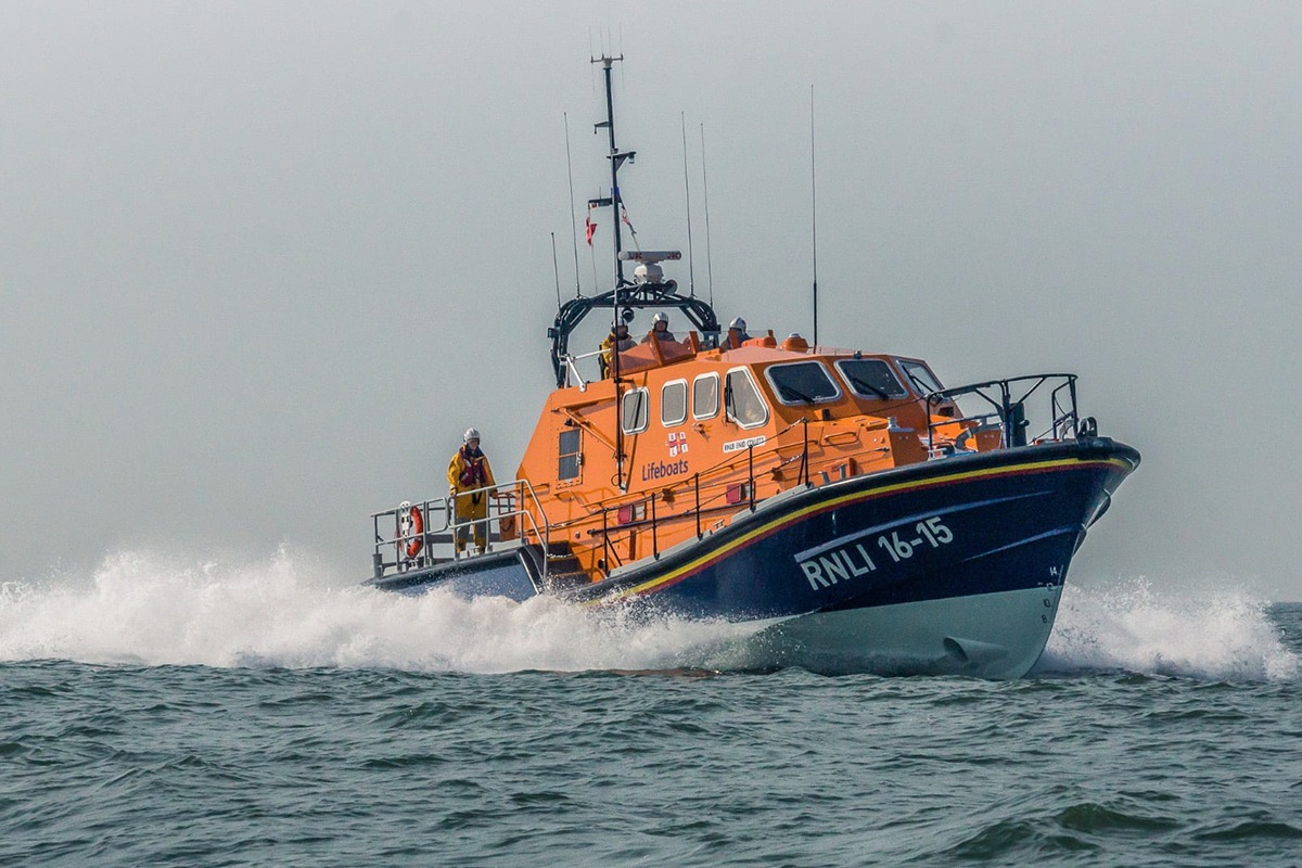 Fisherman saved by Shoreham RNLI - Fishing News